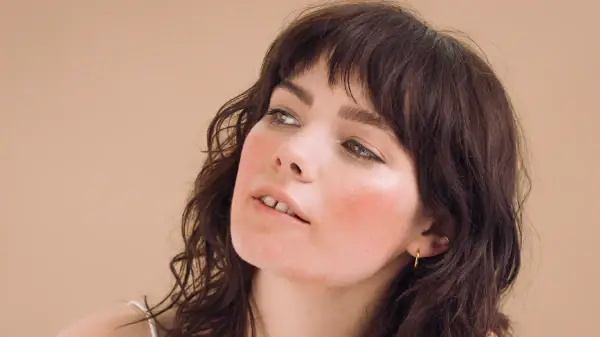 Sữa rửa mặt Acnes có dị ứng không? Phân tích chuyên sâu về độ an toàn ...